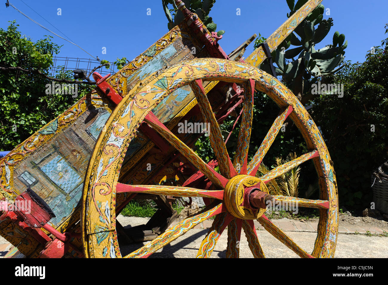 painted cart in Monreale, Sicily, Italy Stock Photo - Alamy
