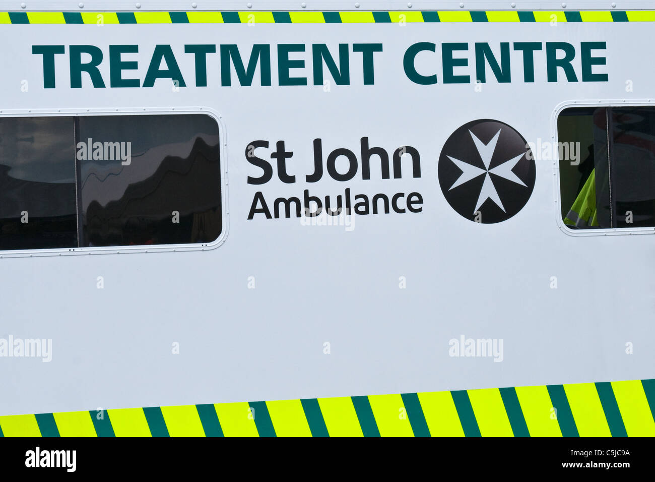 St john ambulance logo hi-res stock photography and images - Alamy