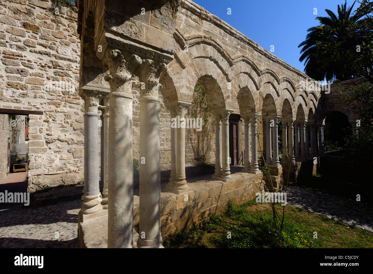 Palermo kloster hi-res stock photography and images - Alamy