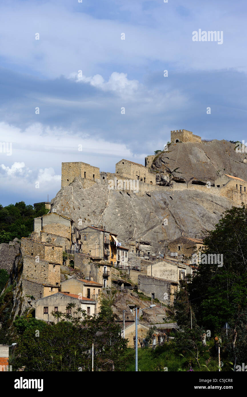 Sperlinga castle hi-res stock photography and images - Alamy