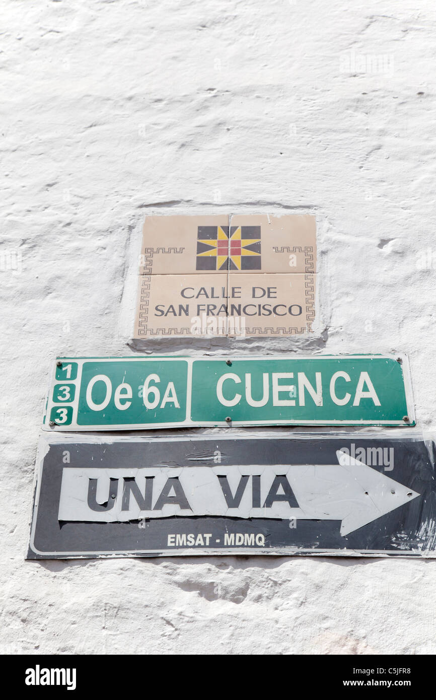 Quito street sign ecuador hi-res stock photography and images - Alamy