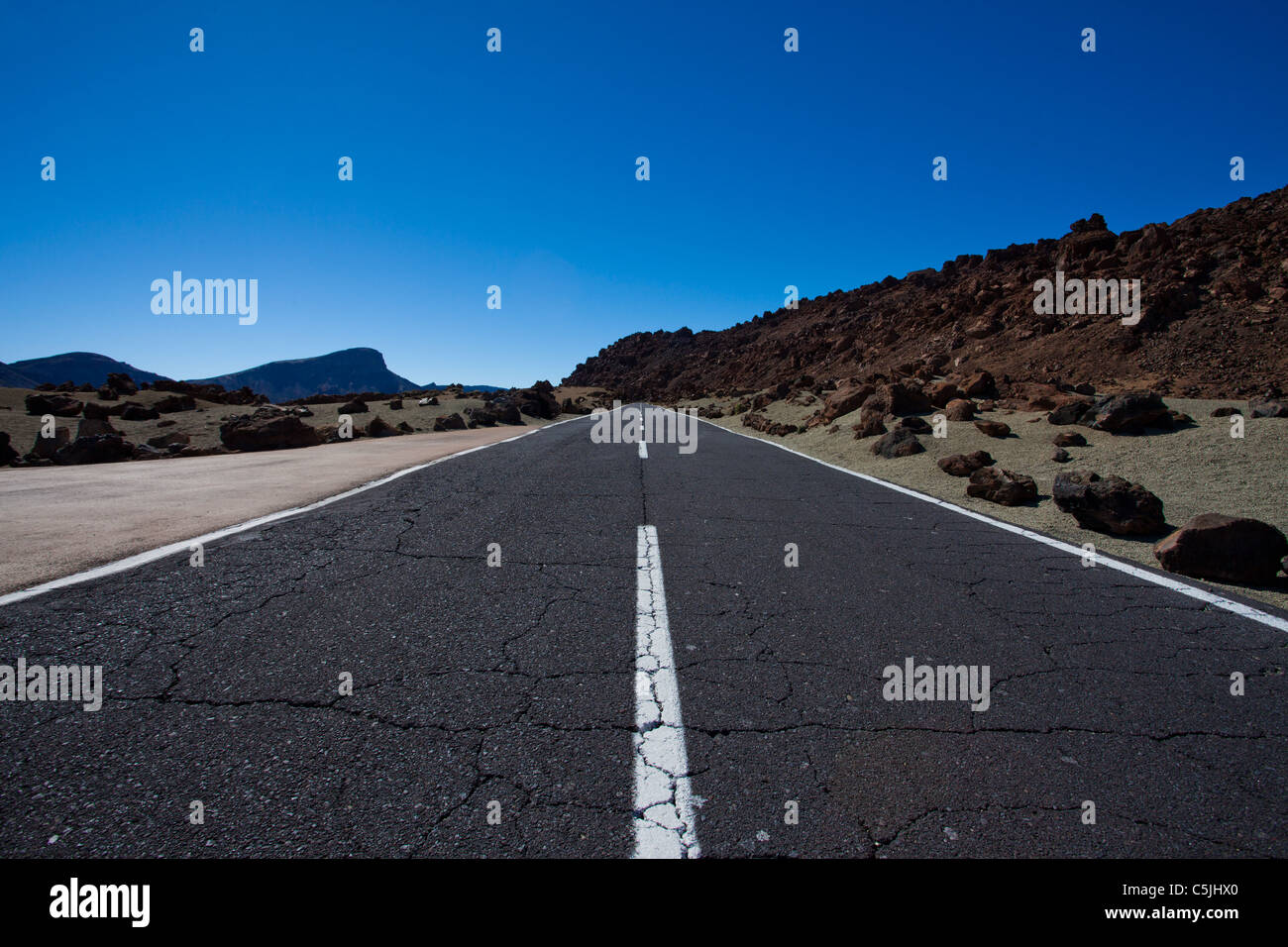 Receding highway hi-res stock photography and images - Alamy