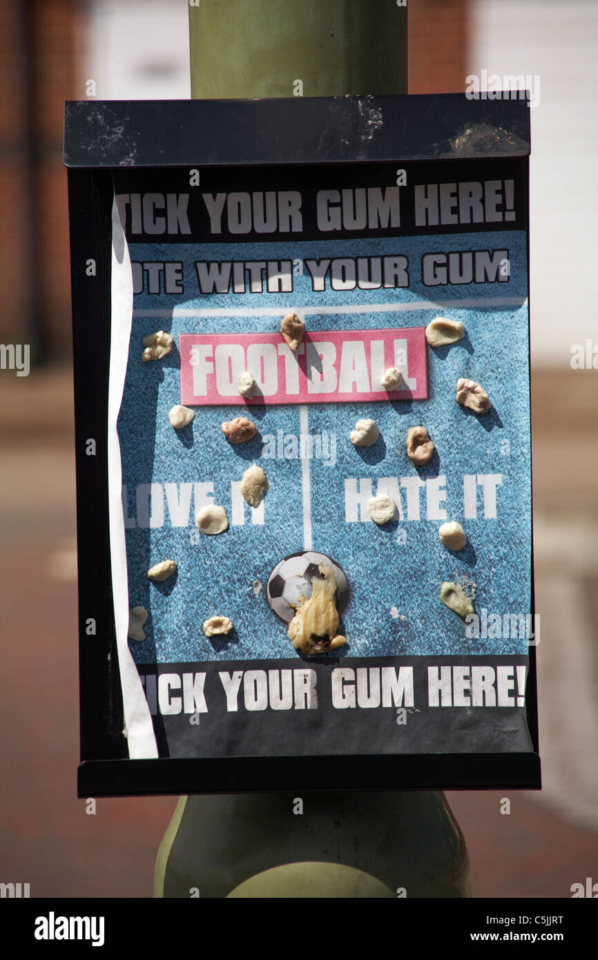 Gum board - vote with your gum - Football love it or hate it Stock ...
