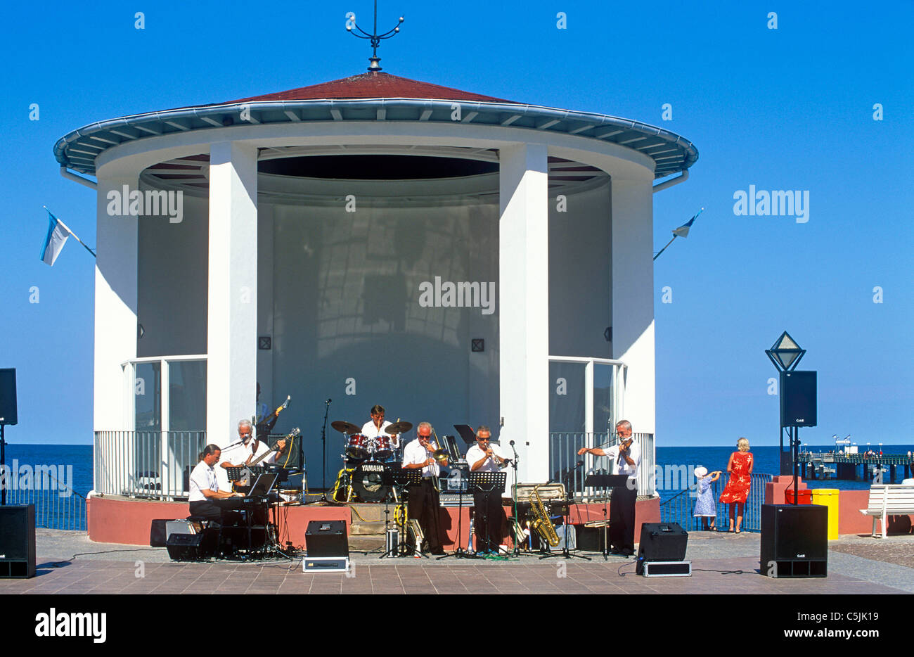 The band stand hi-res stock photography and images - Alamy