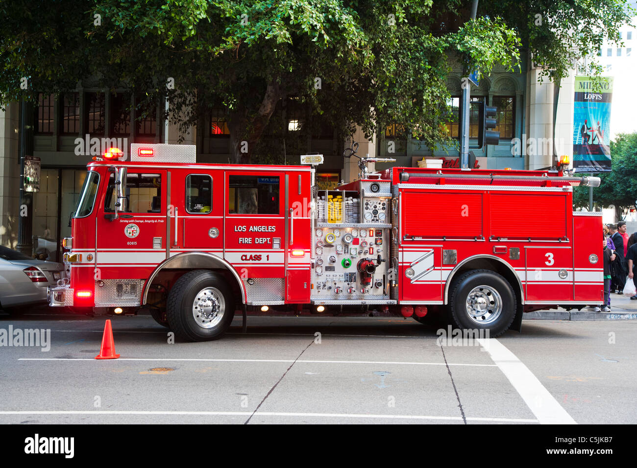 Fire Engine on emergency call in Downtown, Los Angeles, California, USA ...