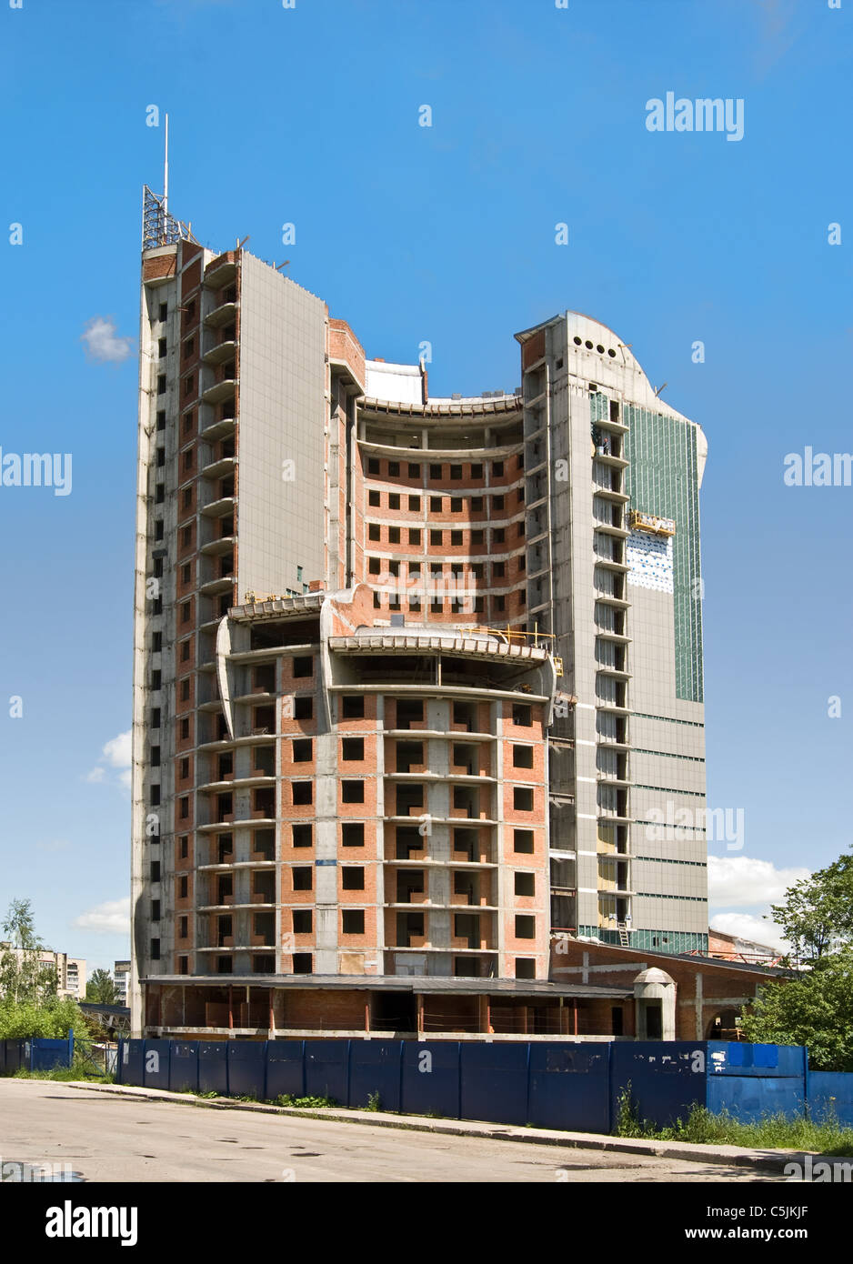 building of skyscraper is uncompleted Stock Photo - Alamy