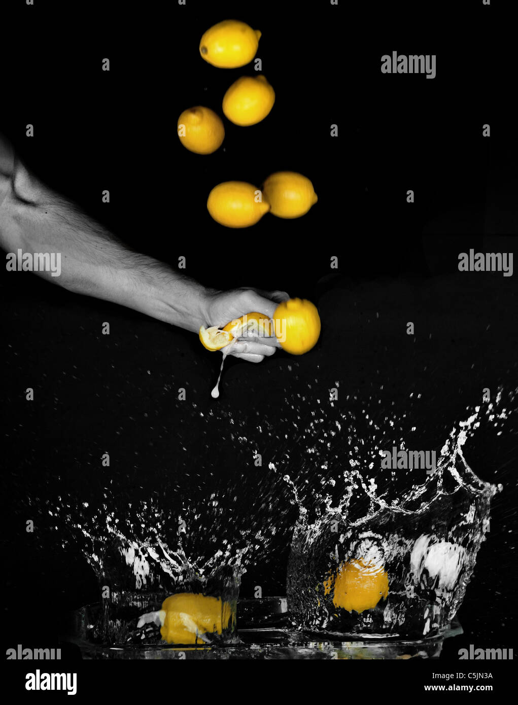 Squeezing lemon to water hi-res stock photography and images - Alamy