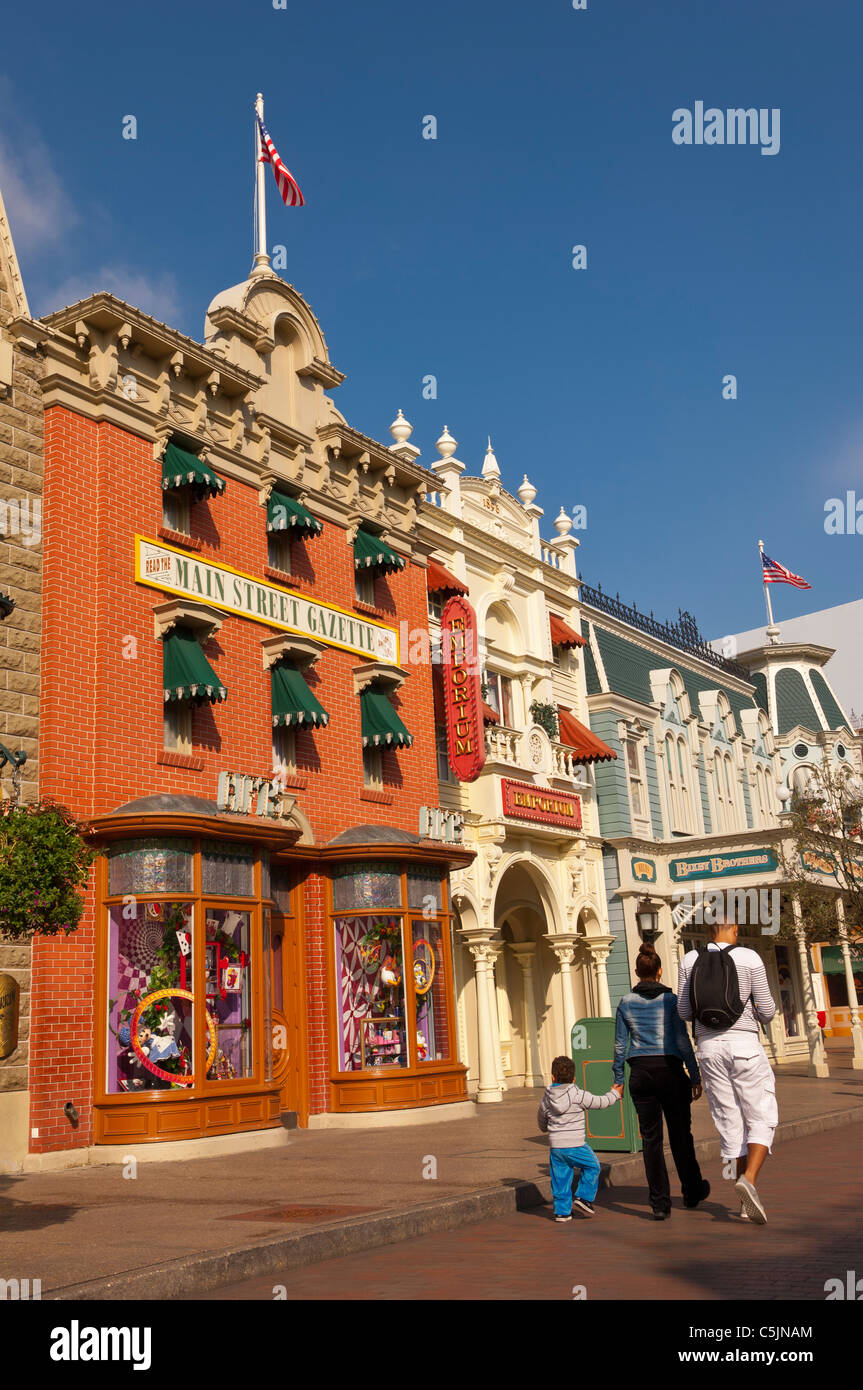 Main street disneyland paris in hi-res stock photography and images - Alamy