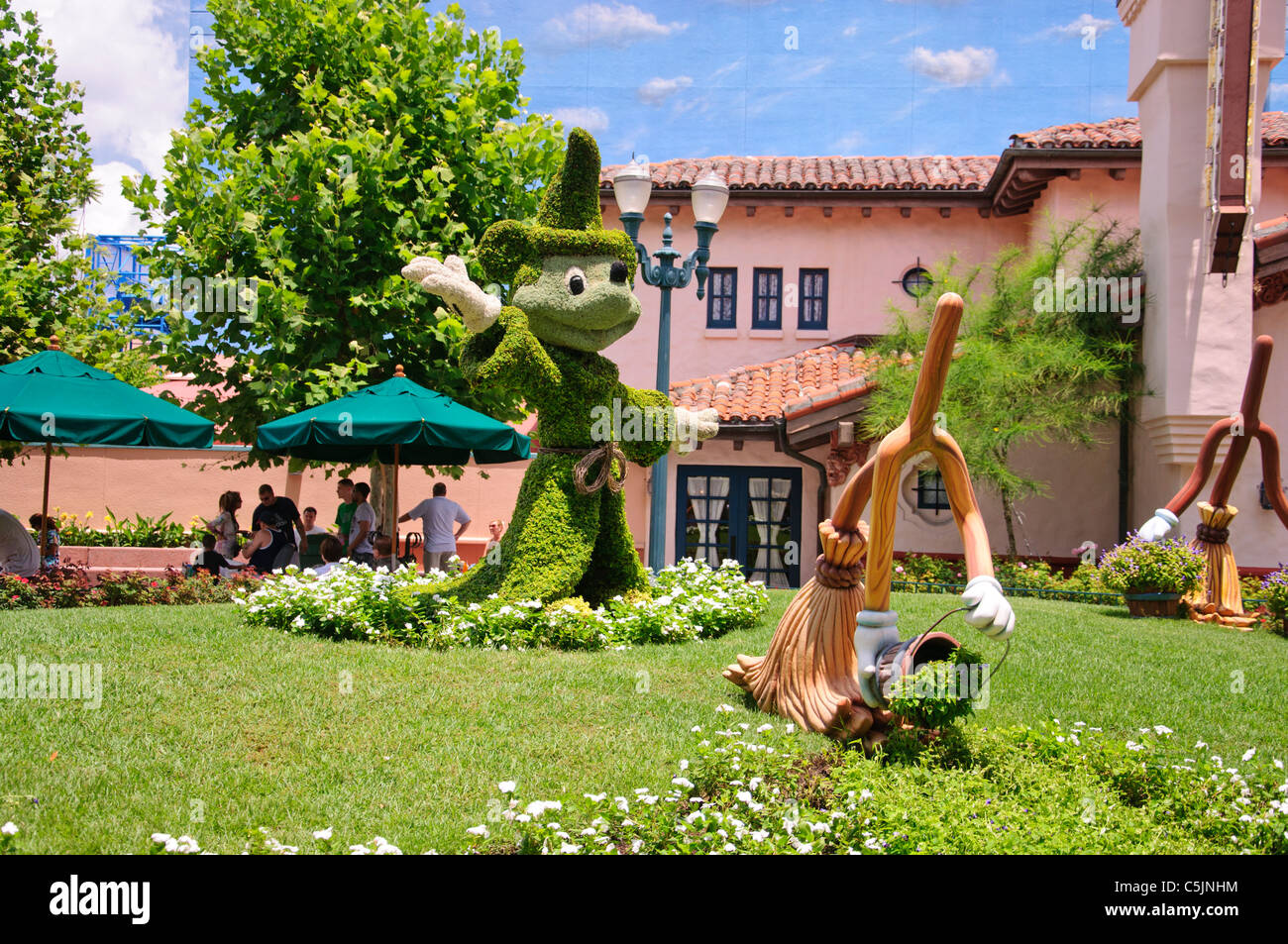 mickey mouse garden sculpture in disneys hollywood studios orlando ...