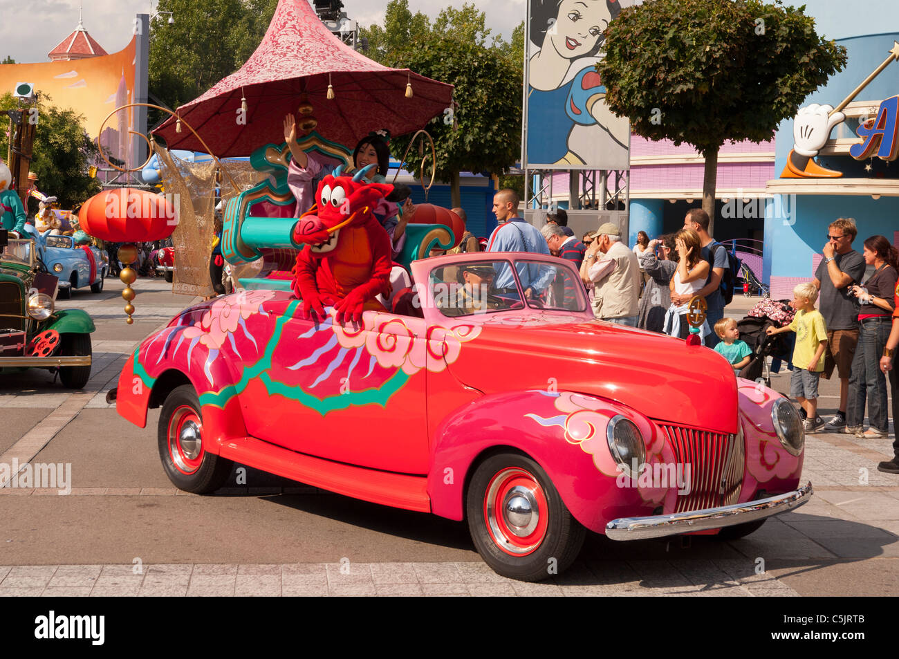 Parades hi-res stock photography and images - Alamy