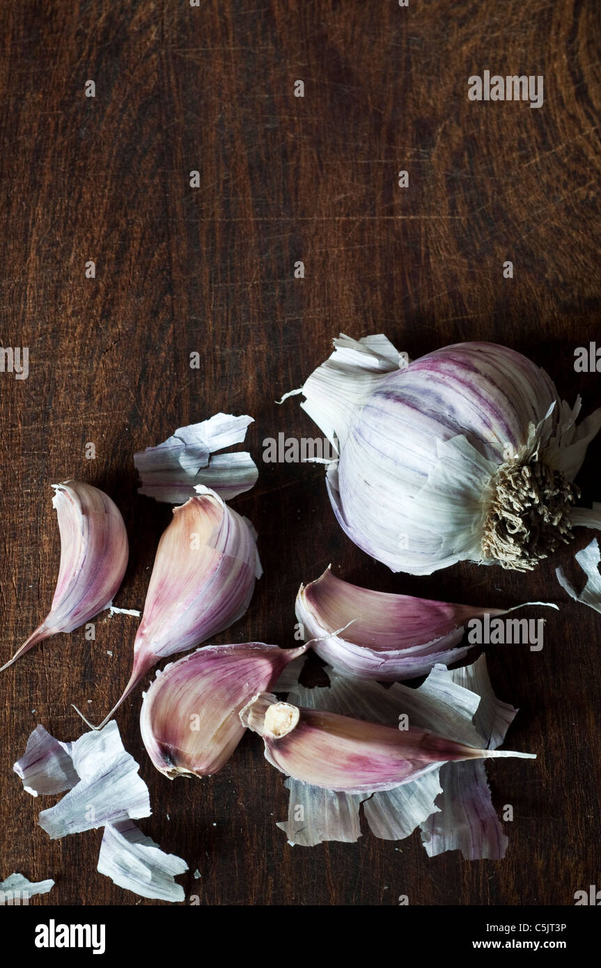 Garlic half head hi-res stock photography and images - Alamy