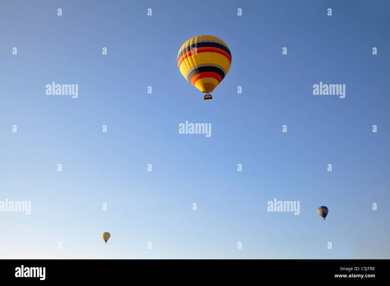 3 hot air balloon formation hi-res stock photography and images - Alamy