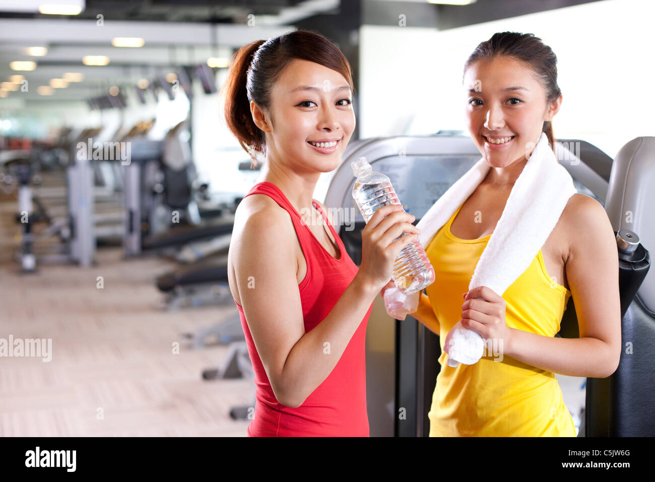 Portrait friends standing gym hi-res stock photography and images - Alamy