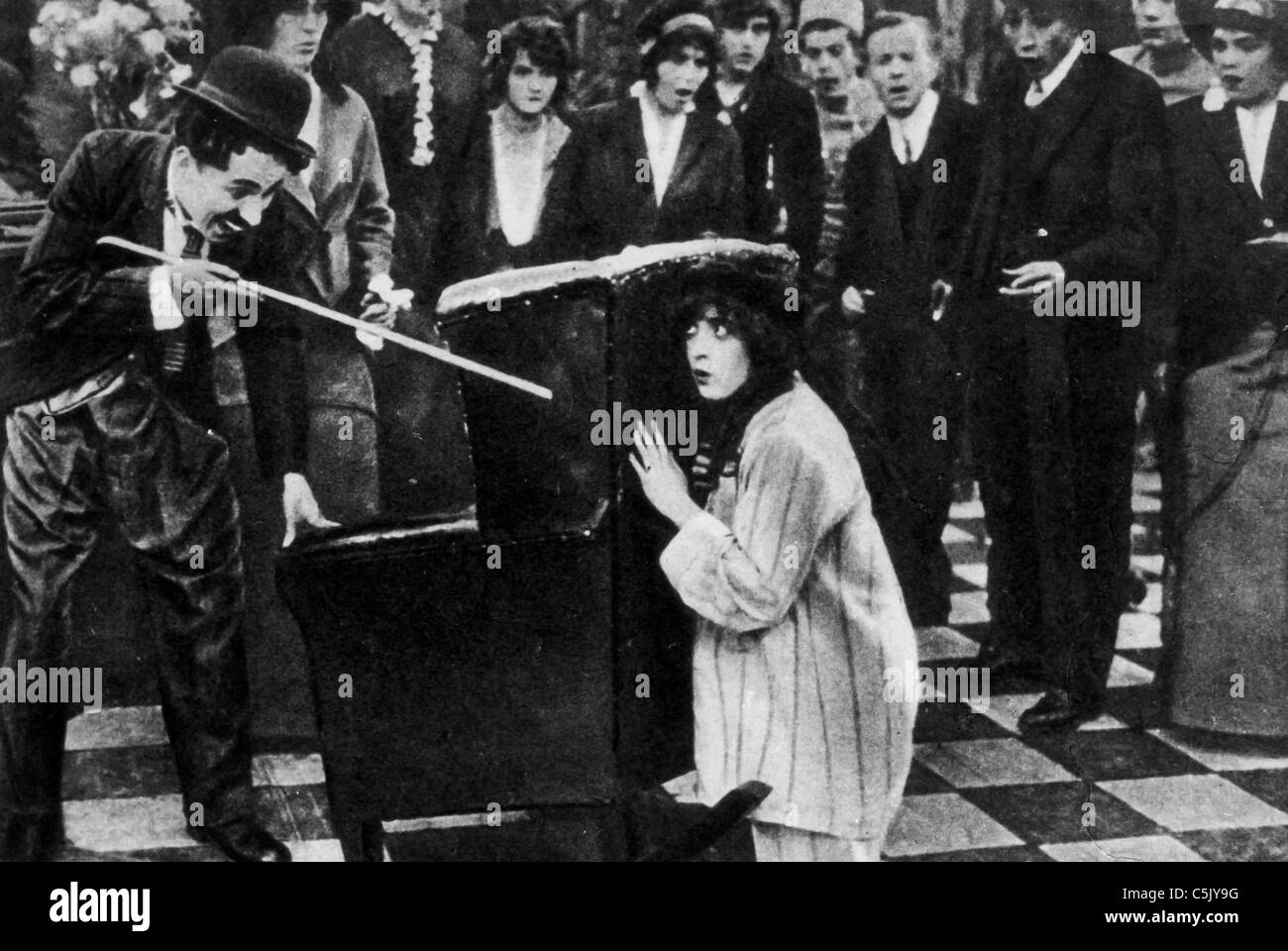 Charlie Chaplin, Edna Purviance, 1916 Stock Photo - Alamy Charlie Chaplin, Edna Purviance, 1916 Stock Photo - Alamy