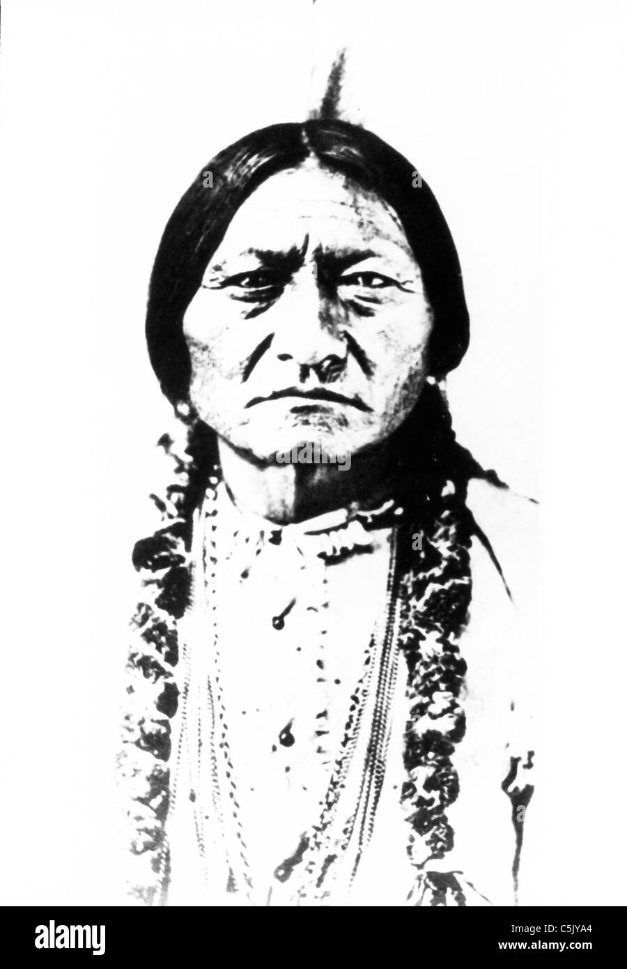 Sitting bull hi-res stock photography and images - Alamy