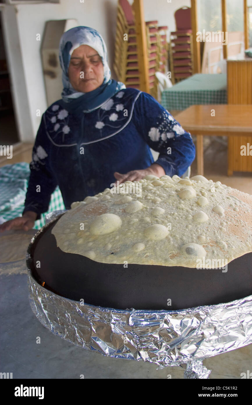 Lebanon food cooking woman hi-res stock photography and images - Alamy