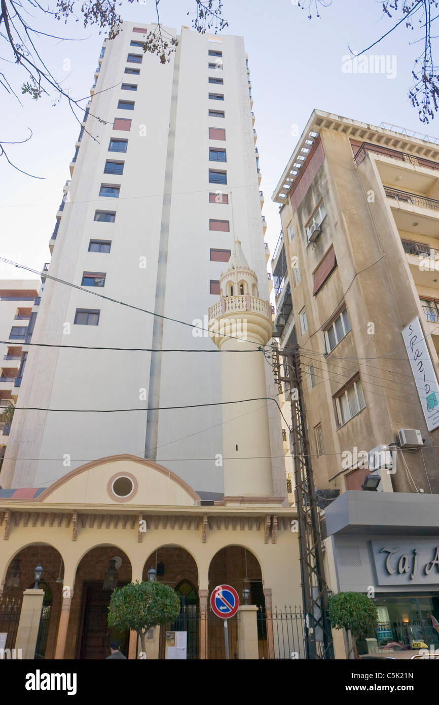 Small mosque amongst high buildings, Beirut, Lebanon Stock Photo - Alamy
