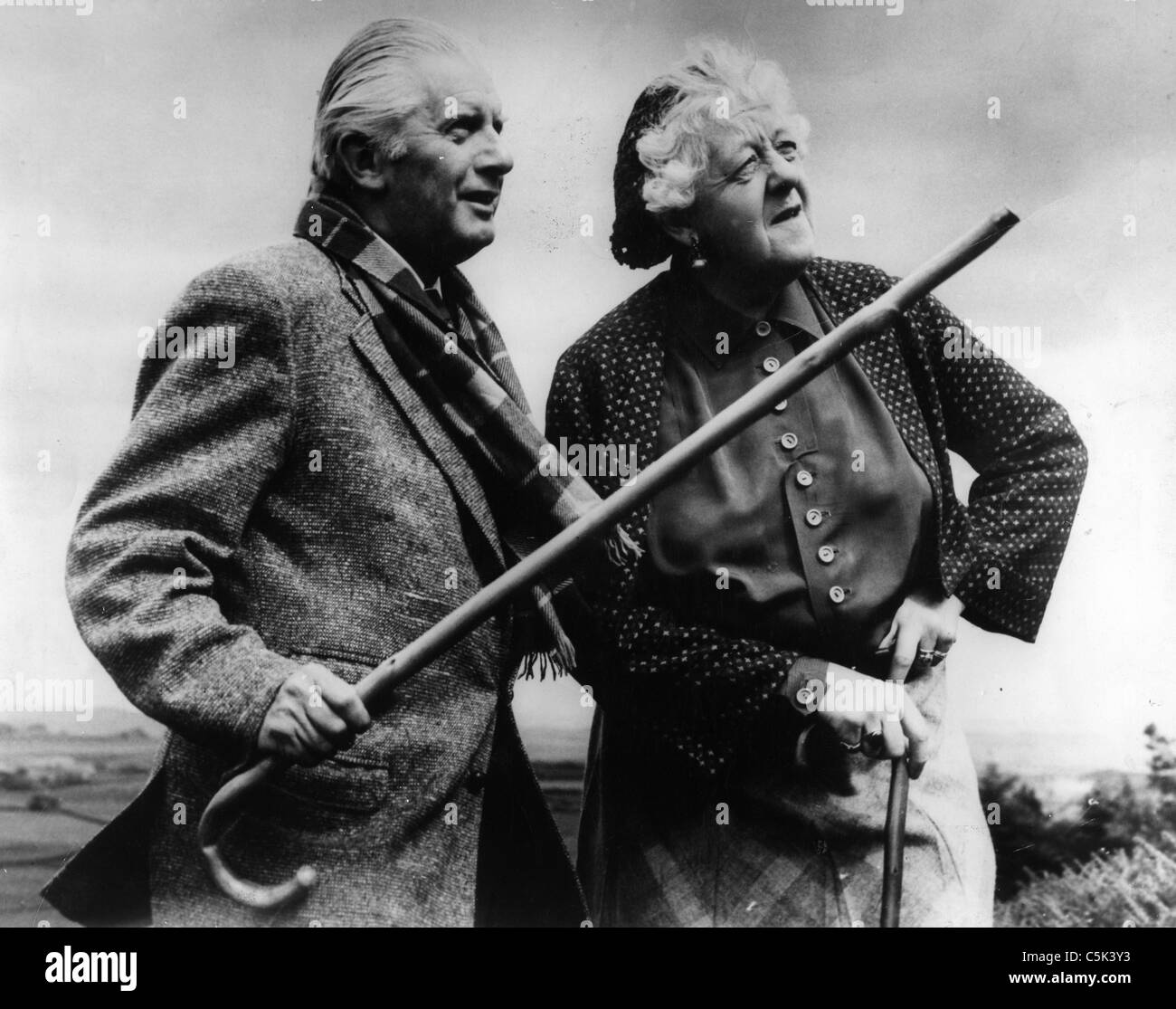 MARGARET RUTHERFORD (PORTRAIT) STRINGER DAVIES 002 MOVIESTORE COLLECTION LTD Stock Photo - Alamy
