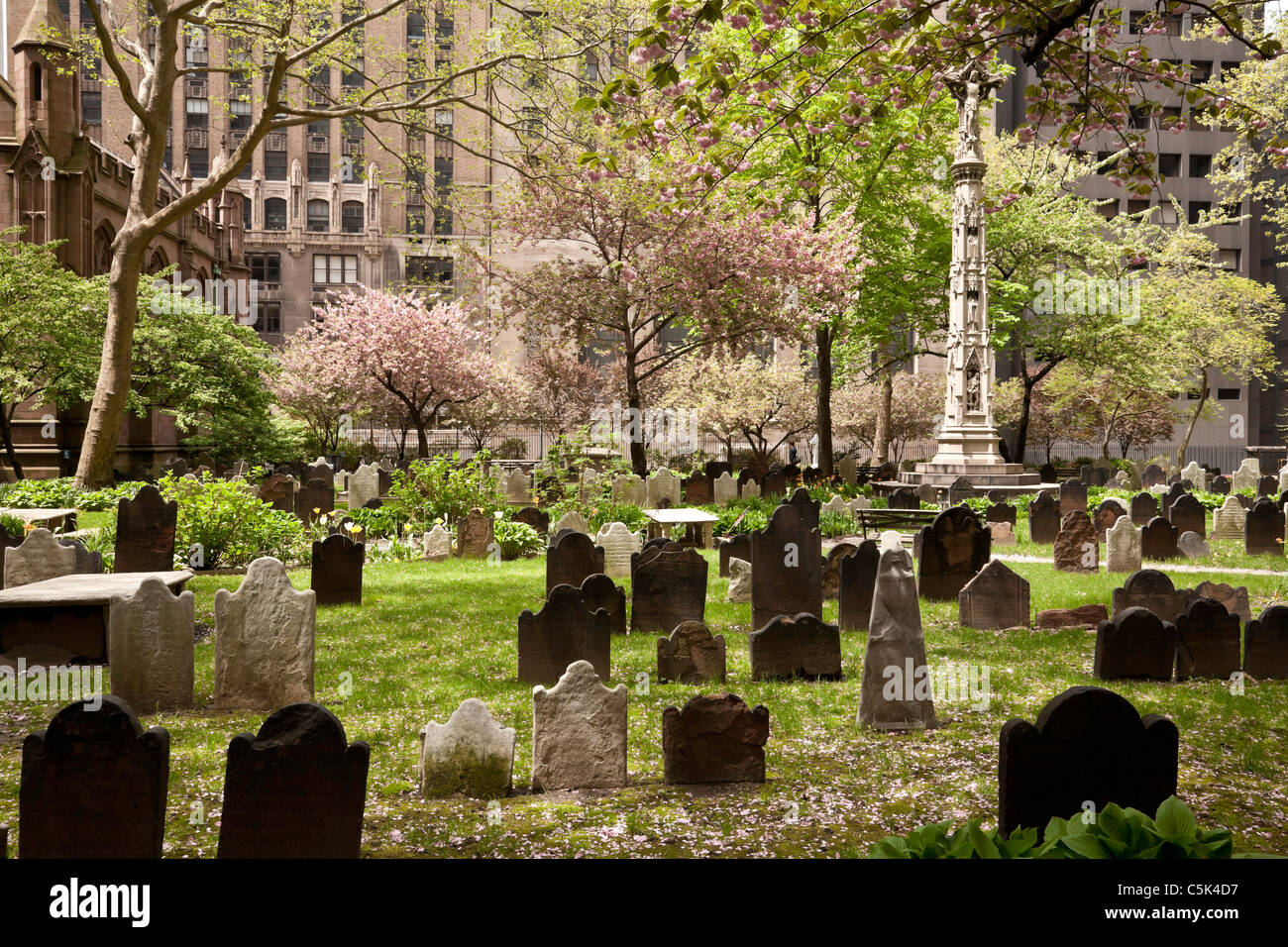 Trinity church cemetery astor hi-res stock photography and images - Alamy
