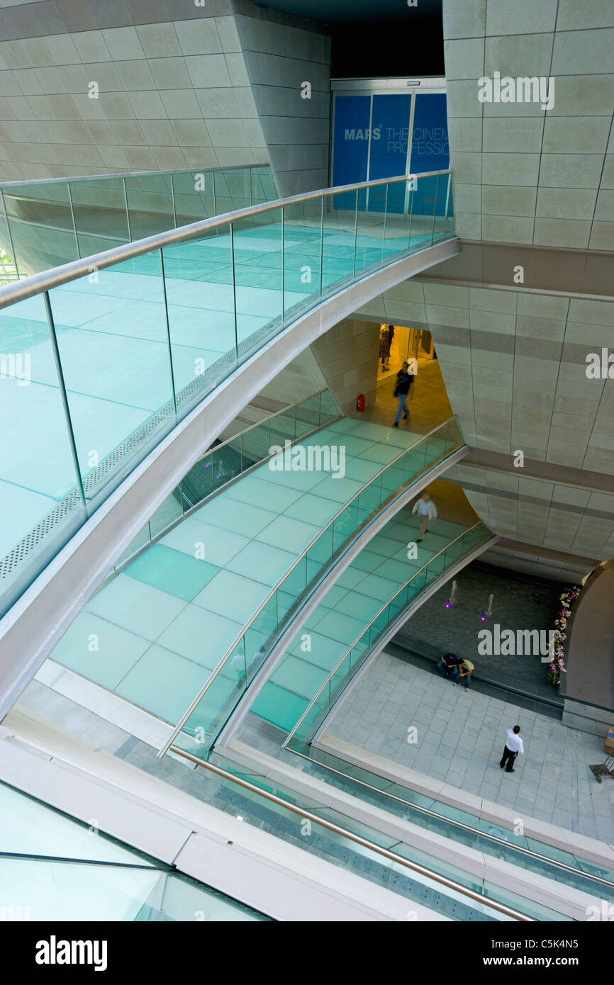 Kanyon shopping mall, Levent, Istanbul, Turkey Stock Photo - Alamy