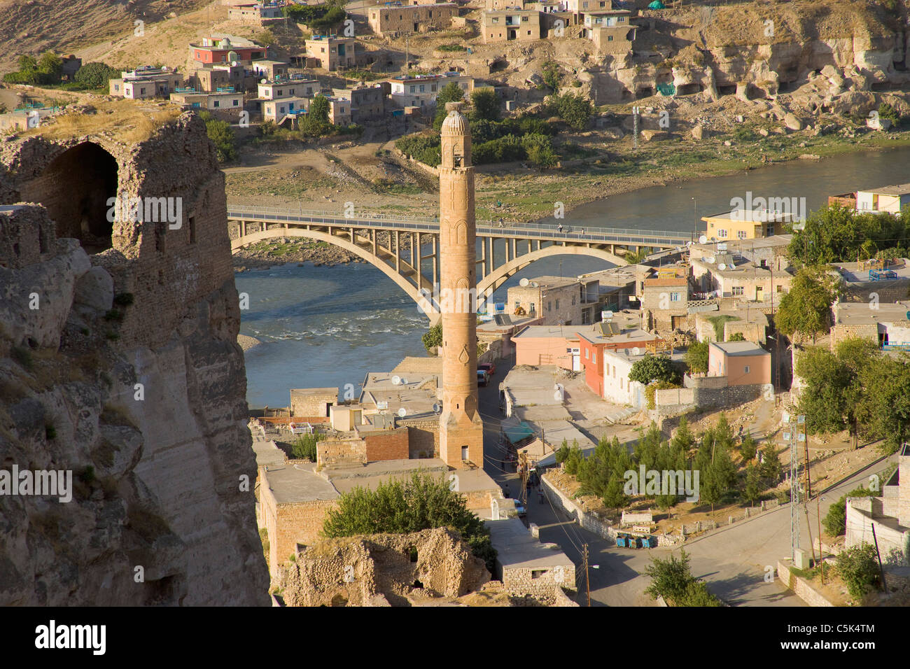 Hasankeyf on the Tigris River, Batman, Turkey Stock Photo - Alamy