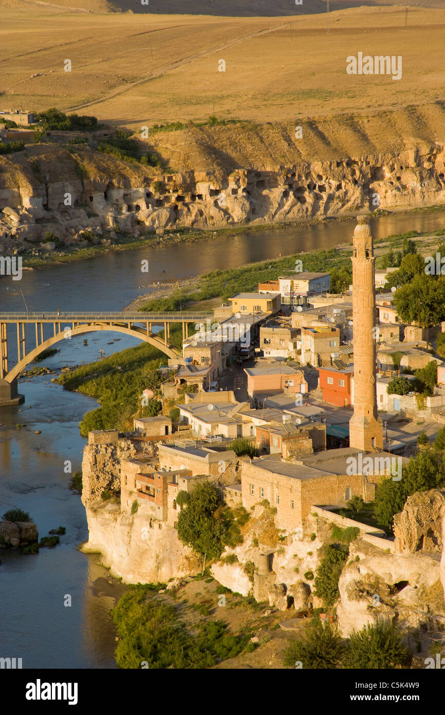 Hasankeyf on the Tigris River, Batman, Turkey Stock Photo - Alamy