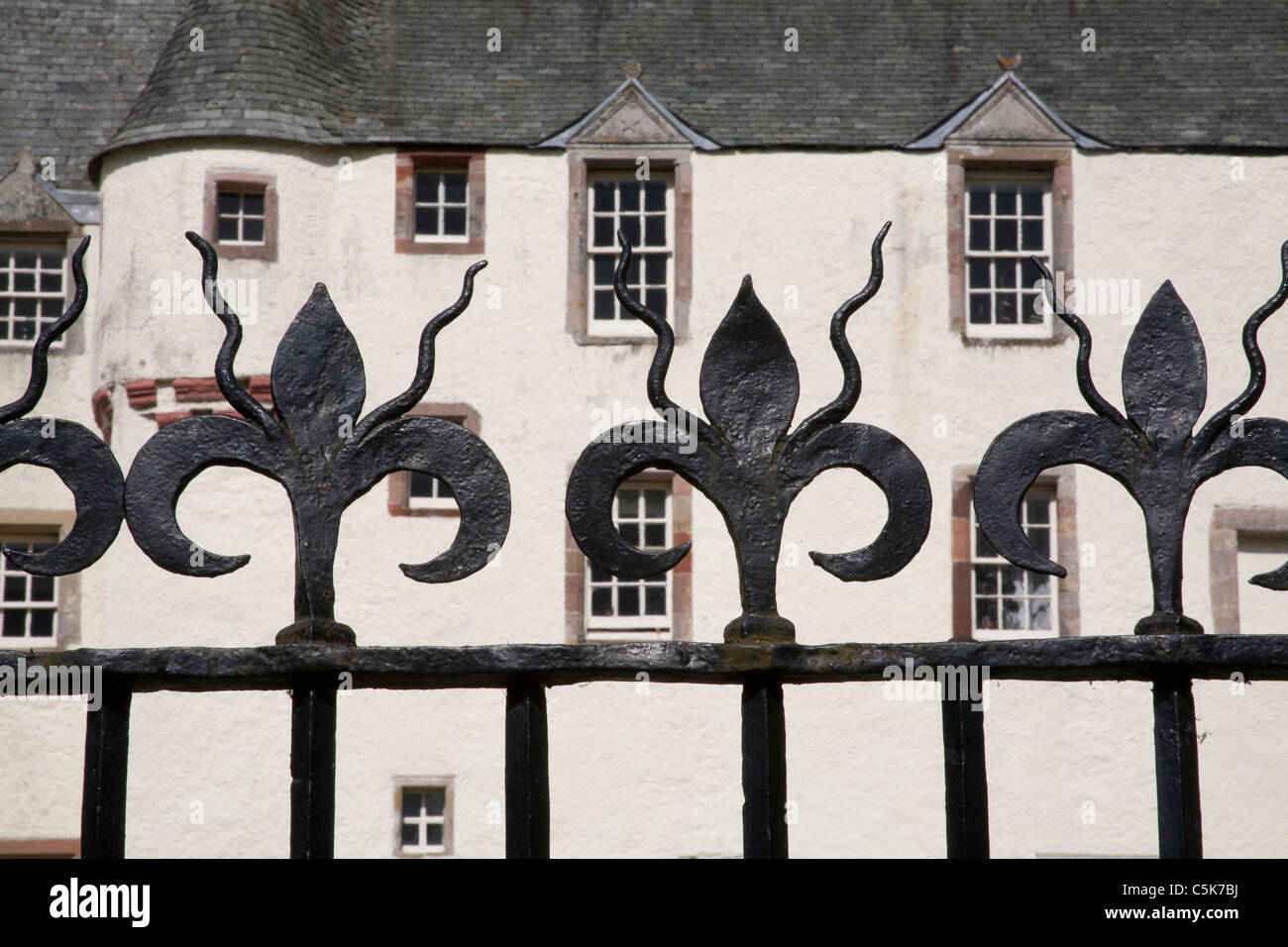 Traquair house scottish ancestral home scottish stately home ...