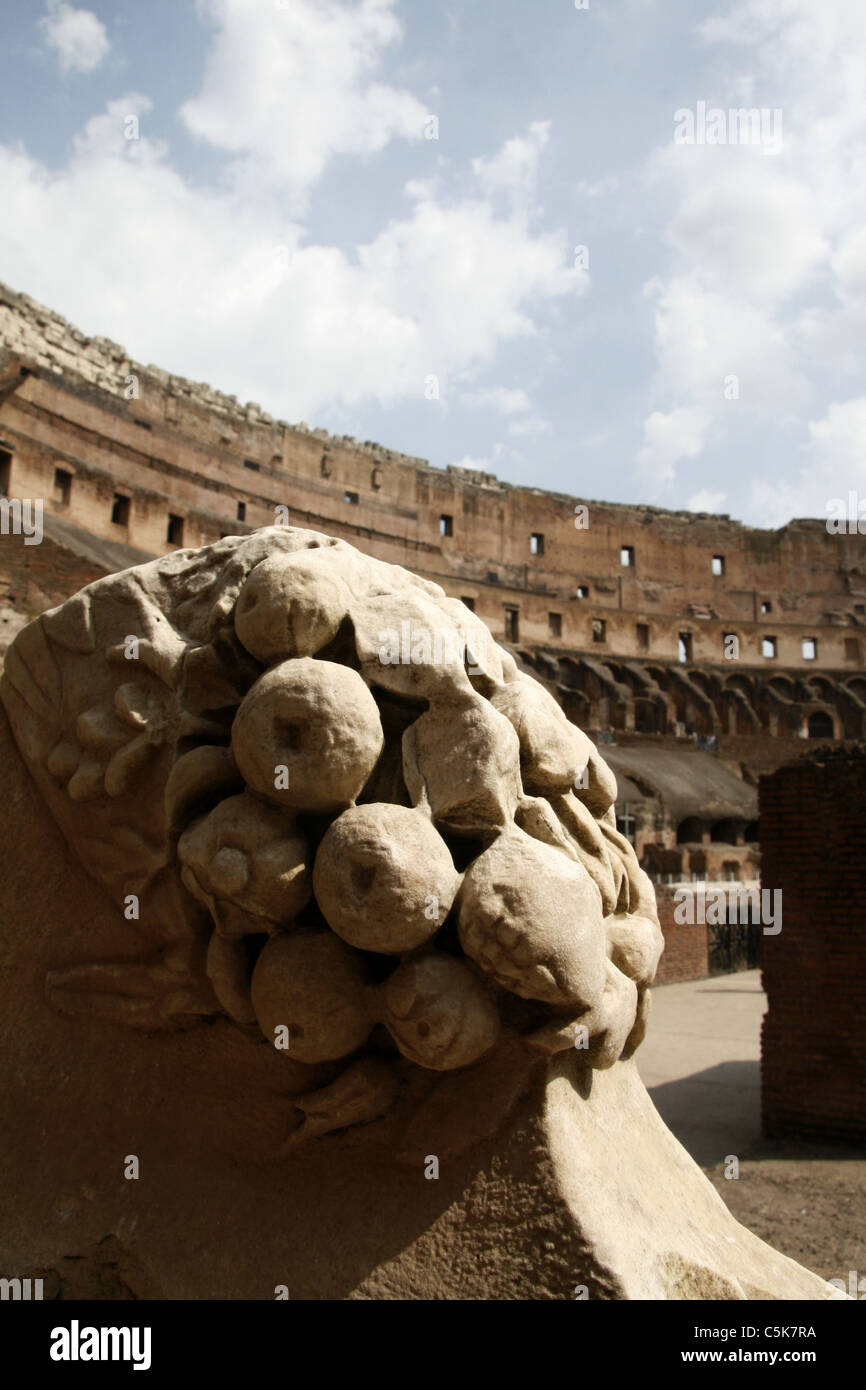 inside the colosseum amphitheatre, rome Stock Photo - Alamy