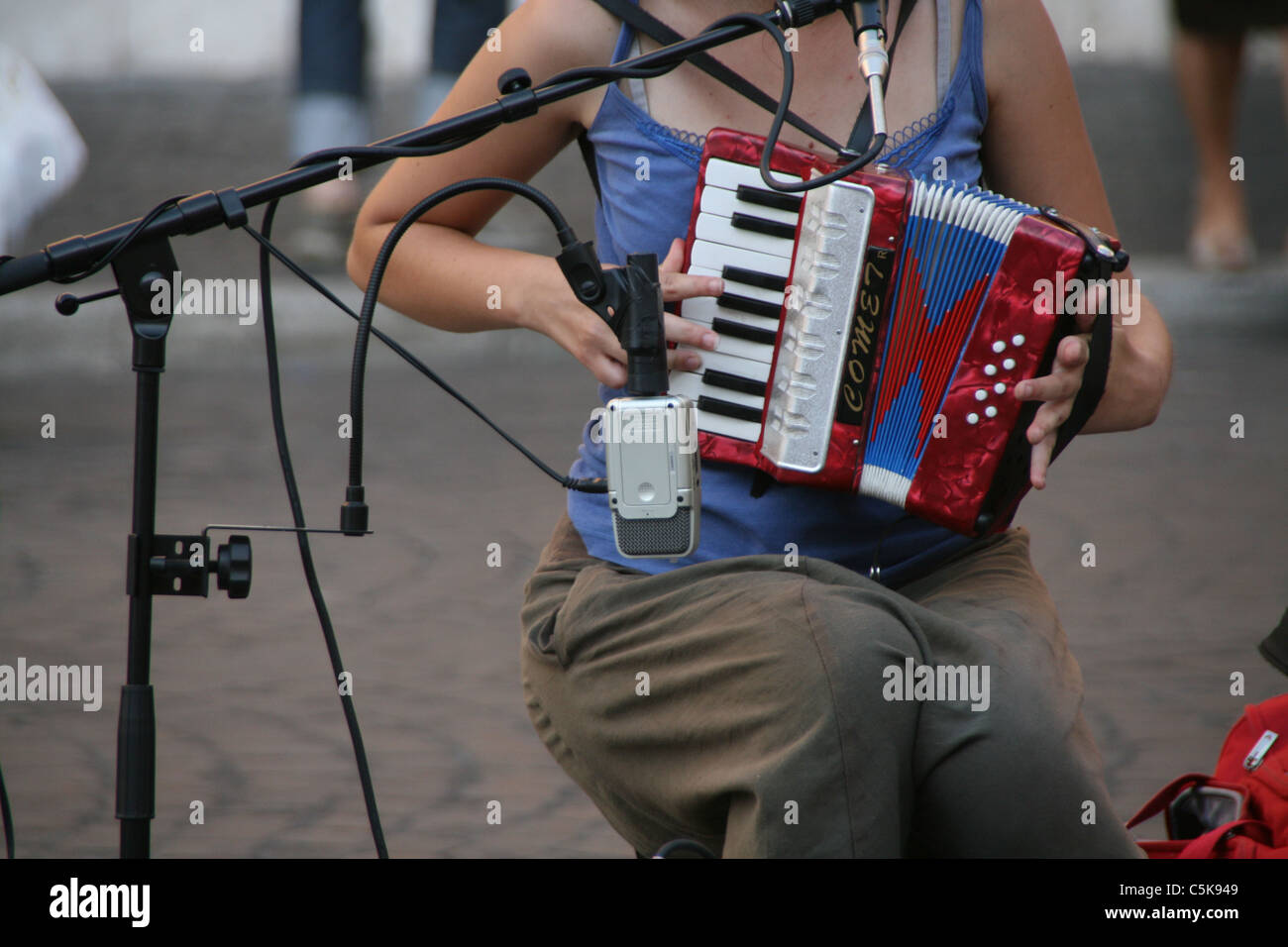 busker in rome italy Stock Photo - Alamy