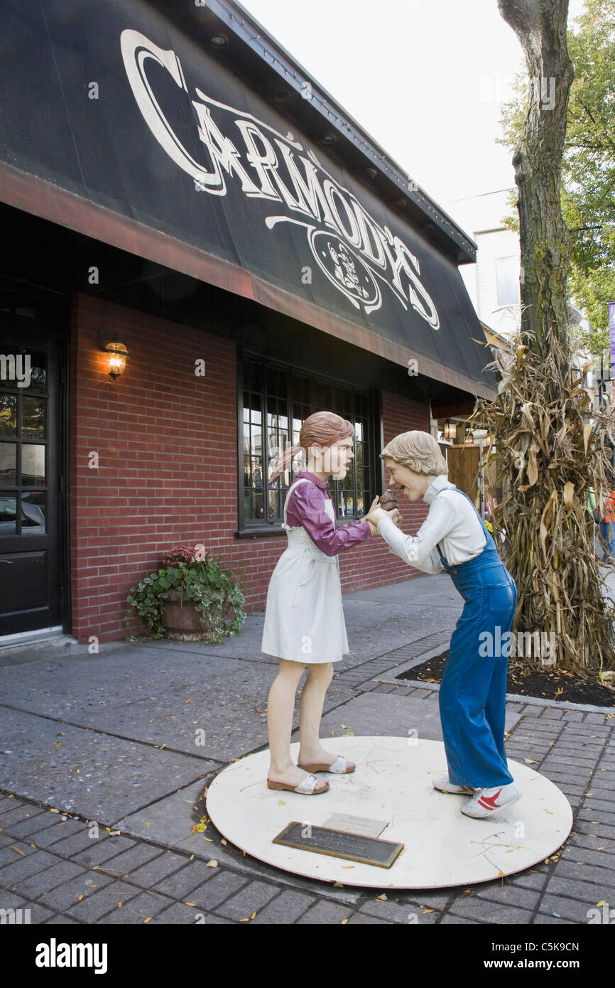 Art project sculptures people hi-res stock photography and images - Alamy