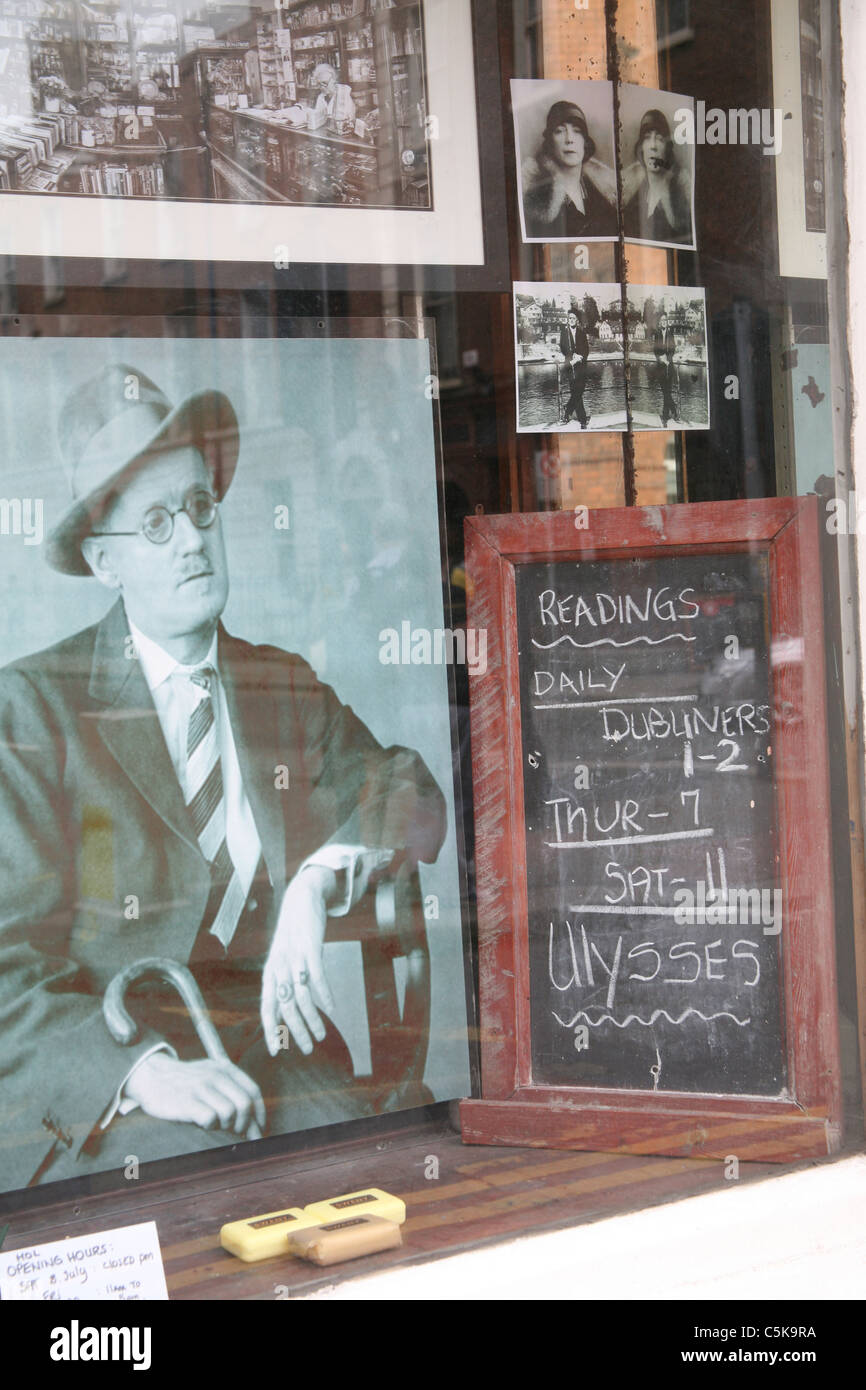 James Joyce themed shop window in Dublin Ireland Stock Photo - Alamy