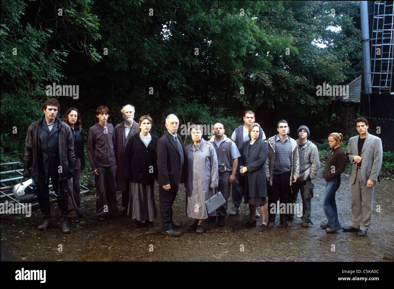 The Gathering Year: 2002 USA / UK Mackenzie Crook, Robert Hardy, Kerry ...