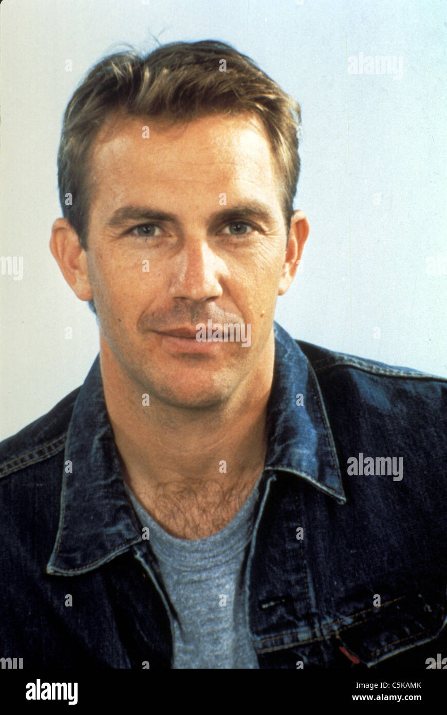 1990 kevin costner hi-res stock photography and images - Alamy