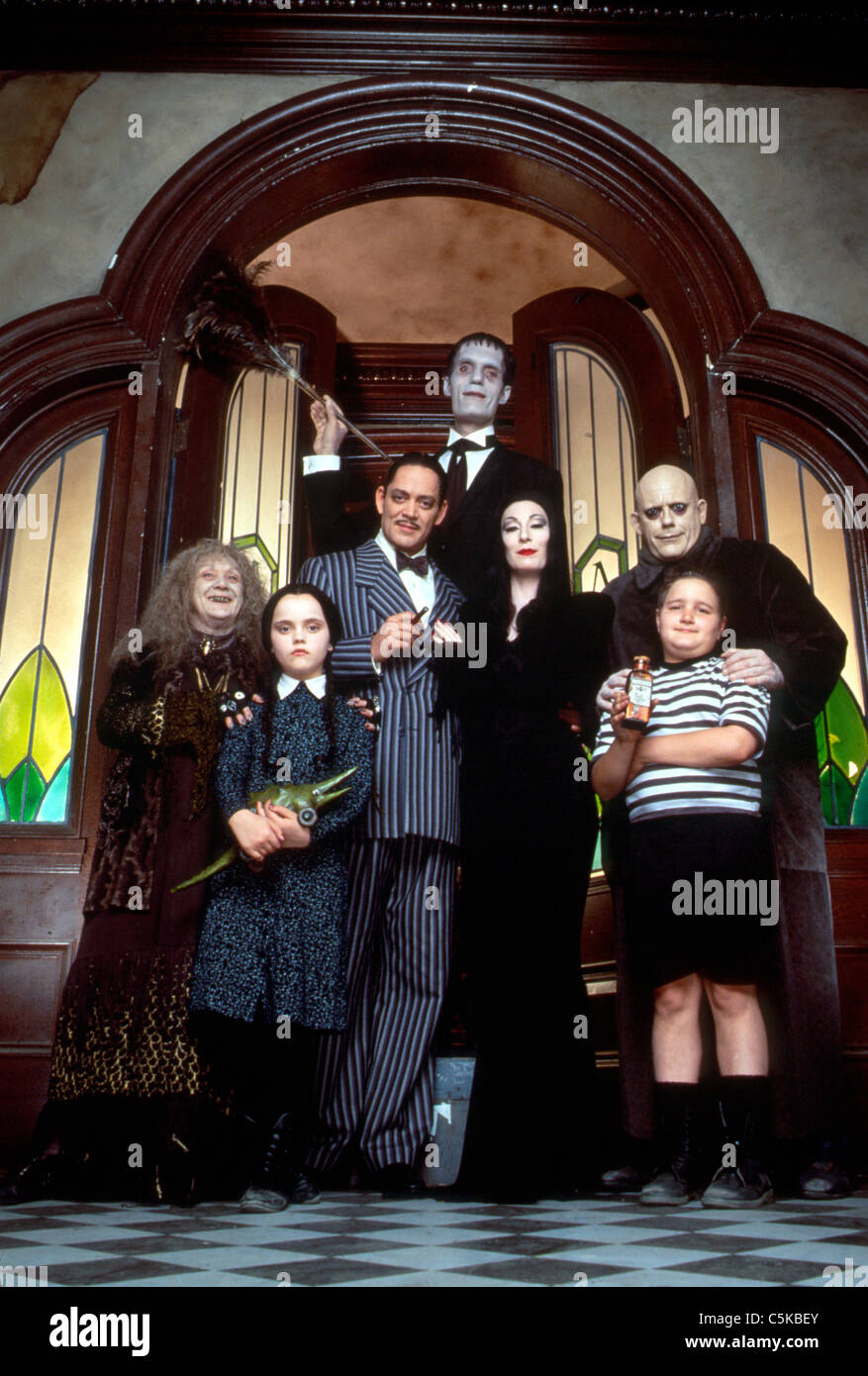 The Addams family Year: 1991 USA Judith Malina, Christina Ricci, Raul ...