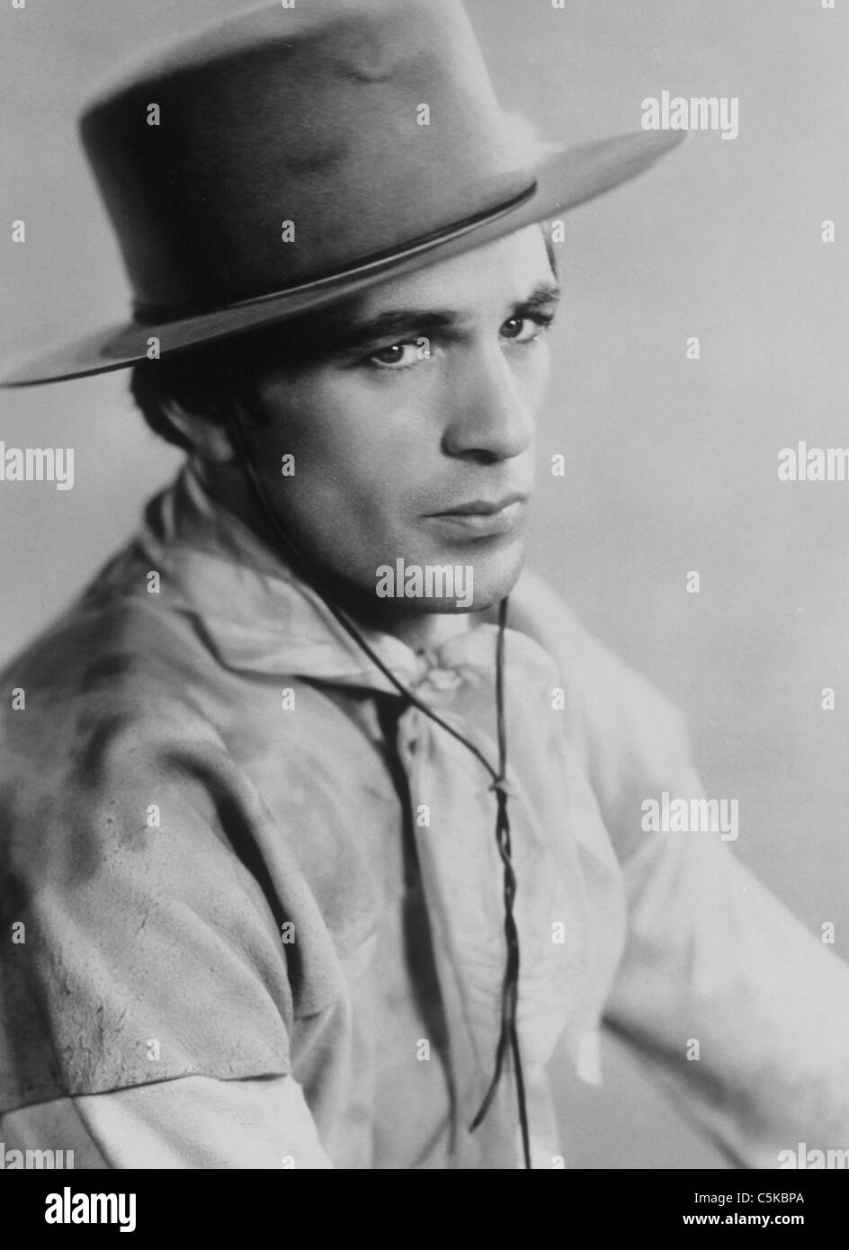 Fighting Caravans Year: 1931 USA Director : Otto Brower, David Burton ...