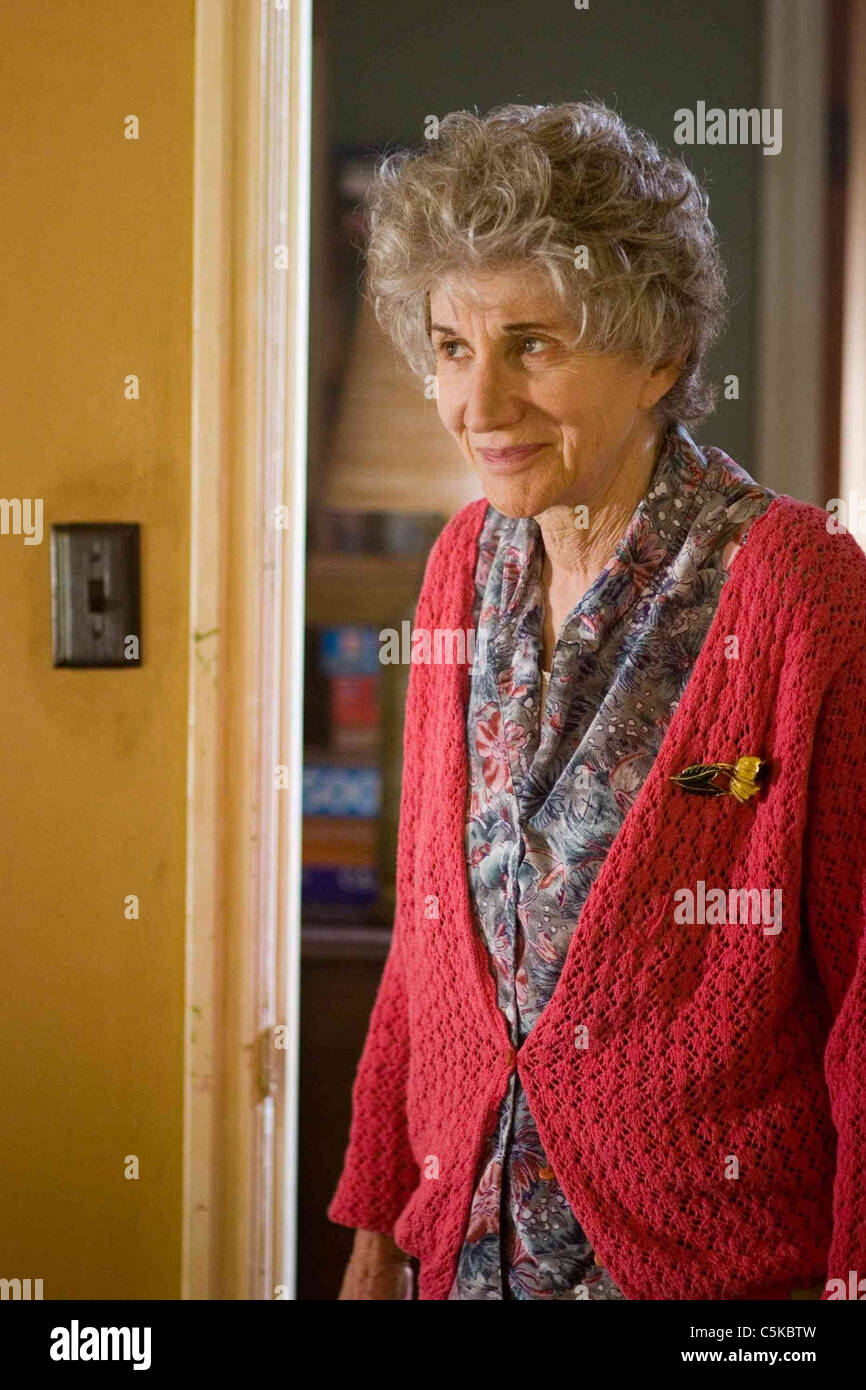 In the Land of Women Year: 2007 USA Olympia Dukakis Director: Jon Kasdan Stock Photo - Alamy