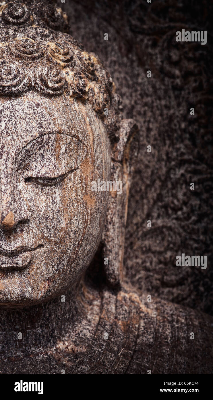 Buddha face statue hi-res stock photography and images - Alamy