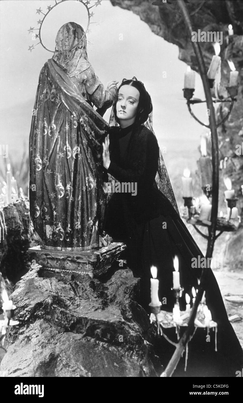 Statue vierge vierge marie Black and White Stock Photos & Images - Alamy