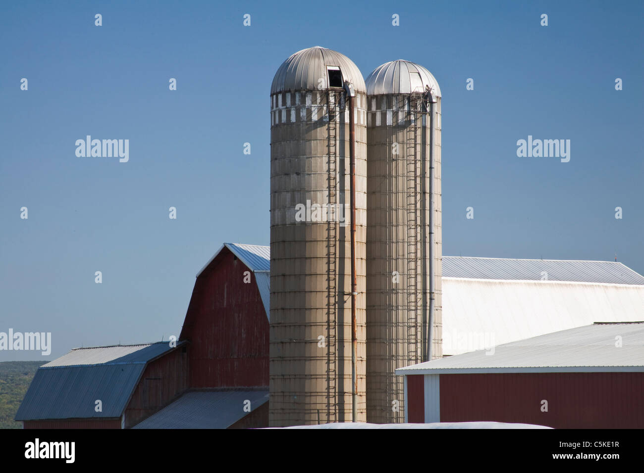 Tall silos at farm next to seneca lake hi-res stock photography and ...