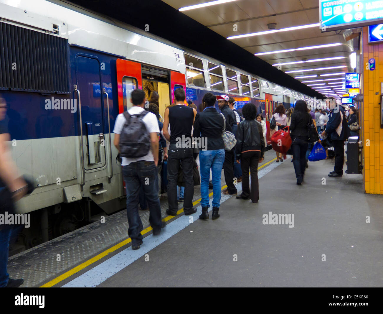 Rer subway sncf train platform hi-res stock photography and images - Alamy