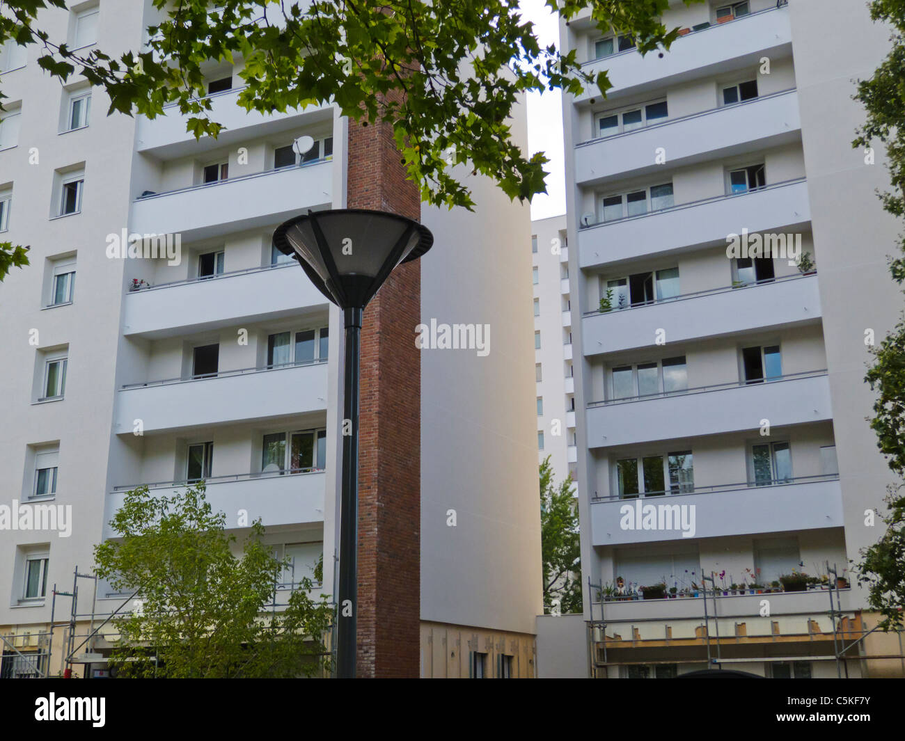Public housing complex hi-res stock photography and images - Alamy