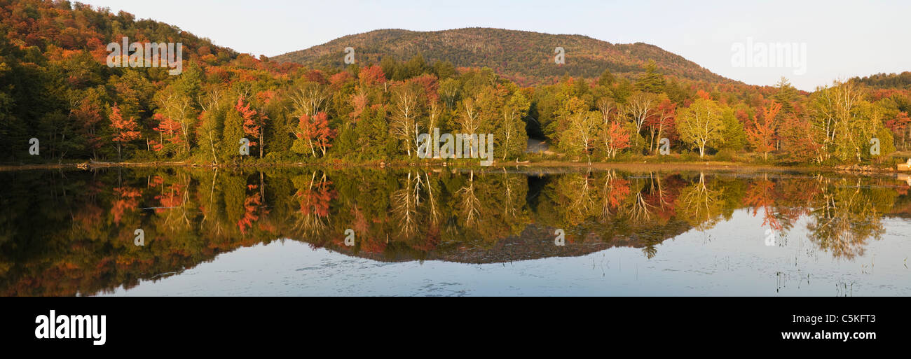 Fall trees in lake hi-res stock photography and images - Alamy