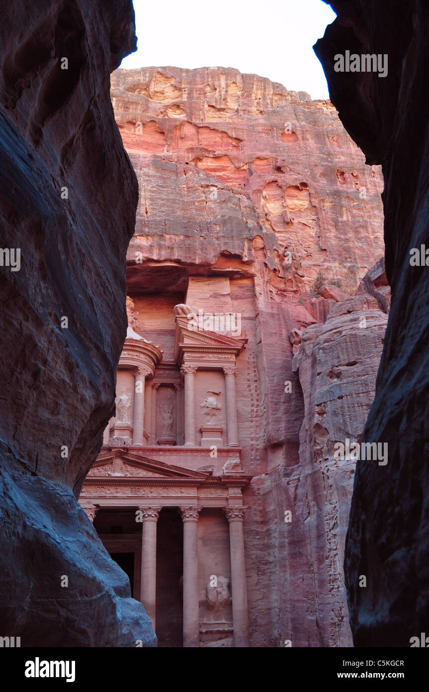 Classic view of the Treasury, Petra, Jordan from the canyon Stock Photo ...