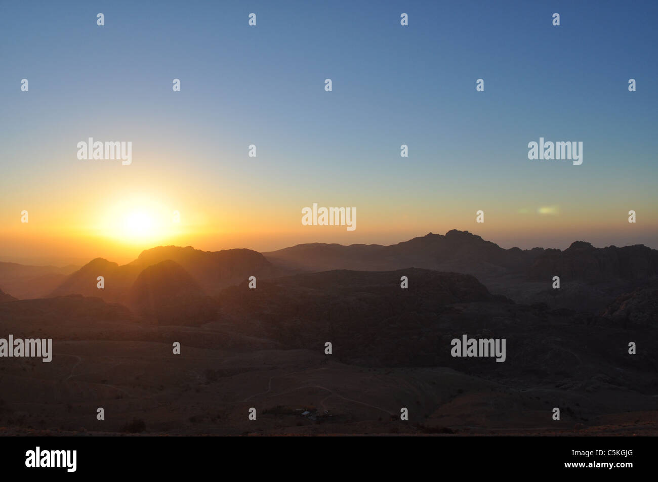 Jordan mountains hi-res stock photography and images - Alamy
