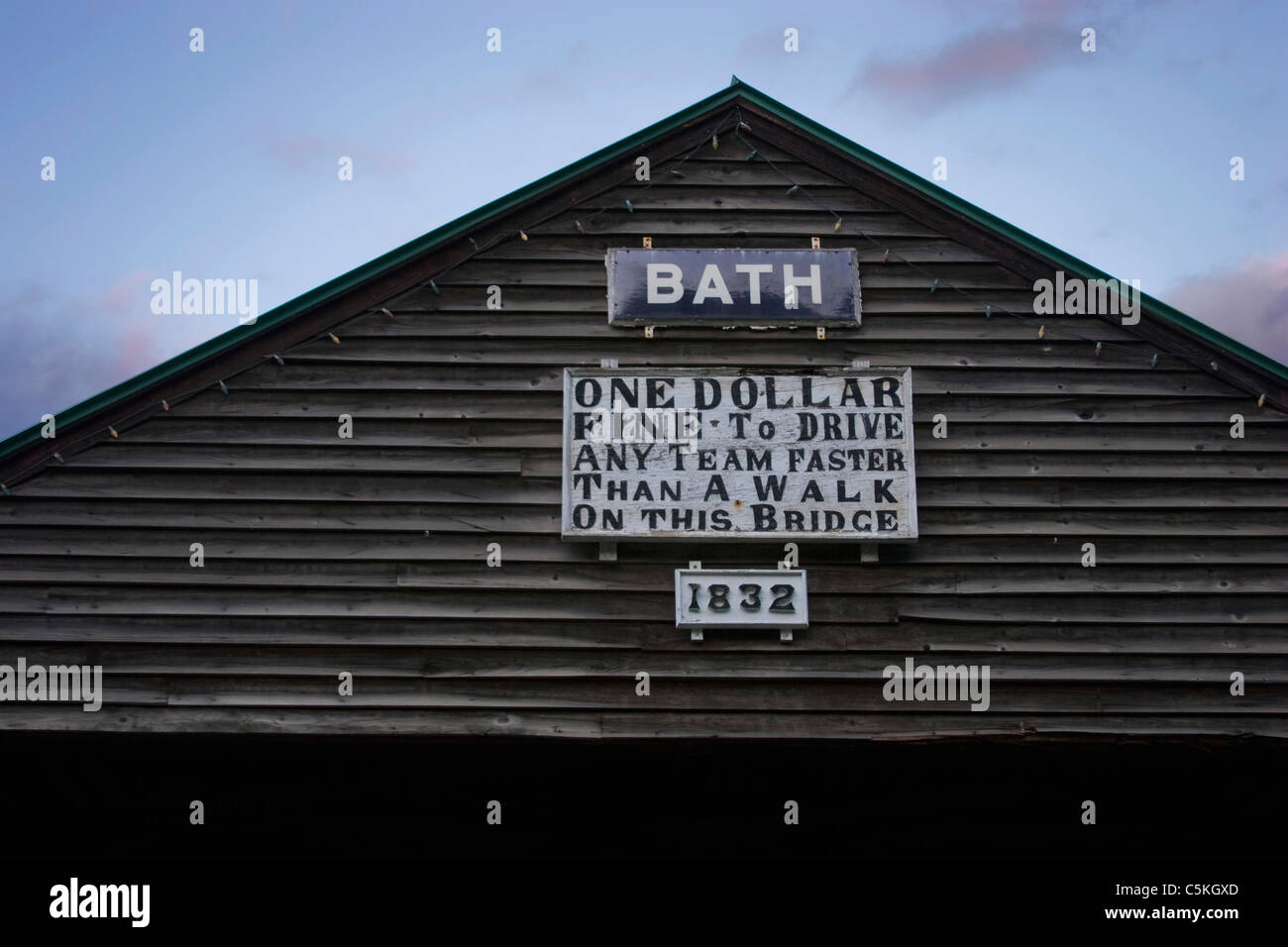 Sign on top of covered bridge in Bath Stock Photo - Alamy