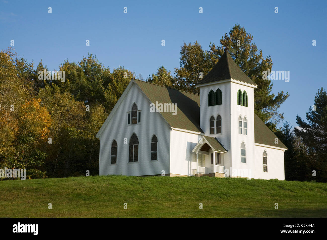 New england church hi-res stock photography and images - Alamy