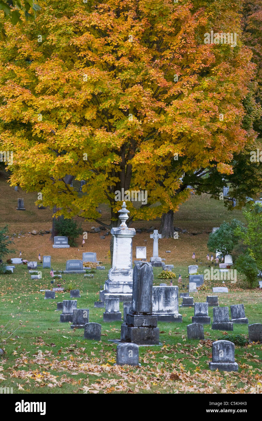 Headstones in cemetery in Fall Stock Photo - Alamy