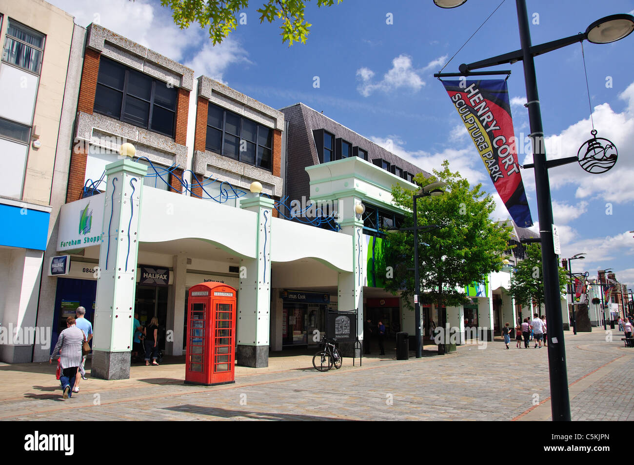 Fareham Shopping Centre, West Street, Fareham, Hampshire, England ...