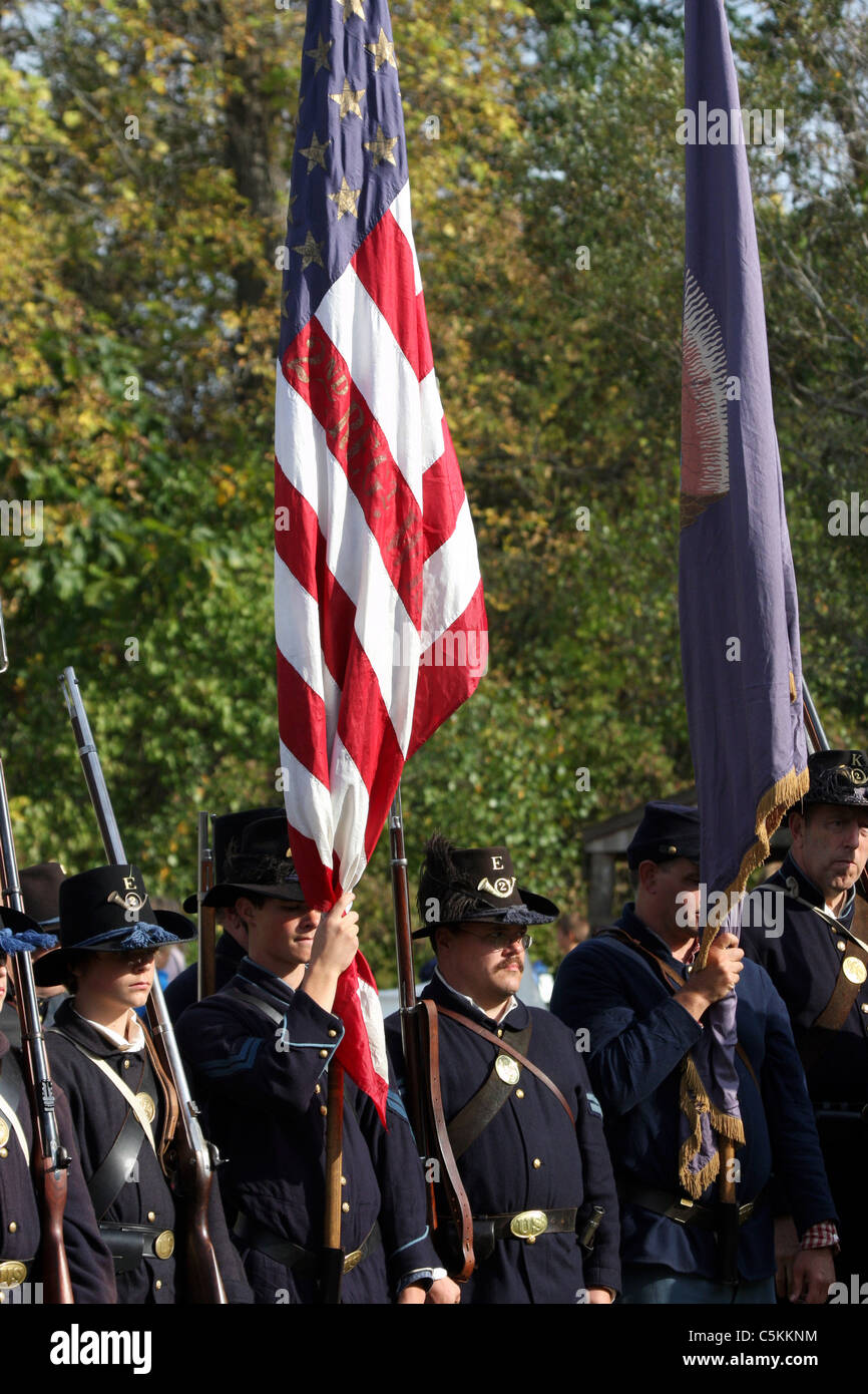 A civil war union army lineup of soldiers before a battle Stock Photo ...