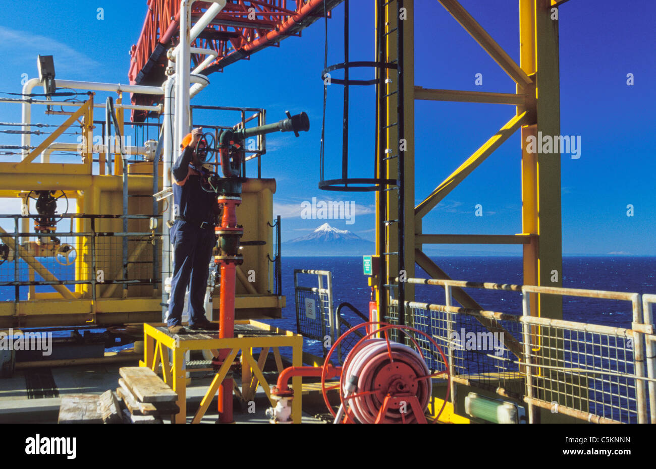Onboard offshore oil drilling rig hi-res stock photography and images ...